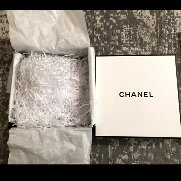 CHANEL | Other | Chanel White Gift Box Tissue Stuffing New Authentic ...